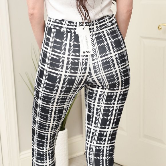 Boohoo | Pants & Jumpsuits | Nwt Boohoo Black White Checkered Leggings ...